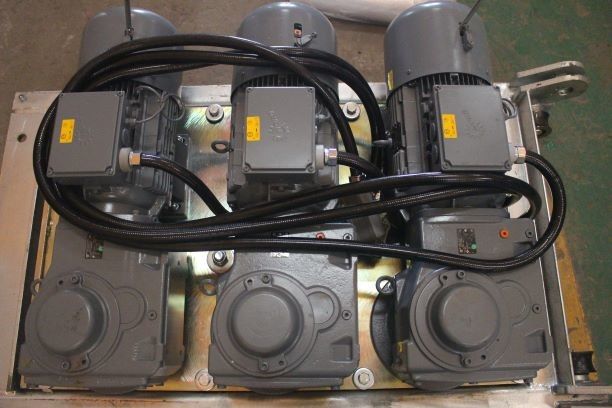 SC270G Building Hoist 150Nm Electric Motor Gearbox , 15kw Nord Motor ...