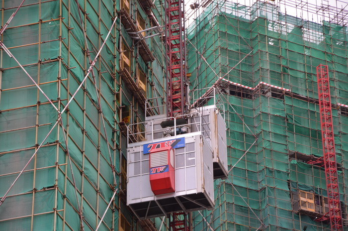 Steel Single Cage 55kw Passenger Hoist Lift For Construction Site SC300