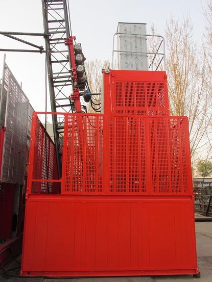 35m/min Building Site Hoist Q345B Steel Temporary Construction Elevators
