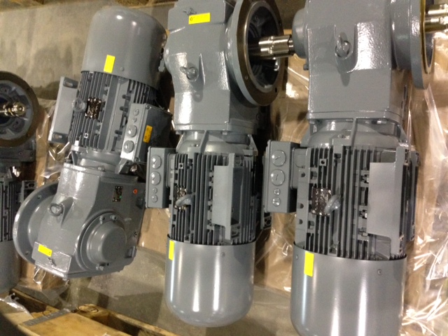 SC270G Building Hoist 150Nm Electric Motor Gearbox , 15kw Nord Motor ...