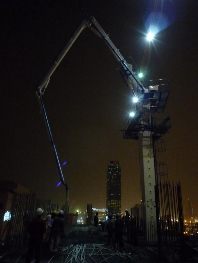 Inner Climbing Fixed 24m Spider Concrete Placing Boom For Construction ...